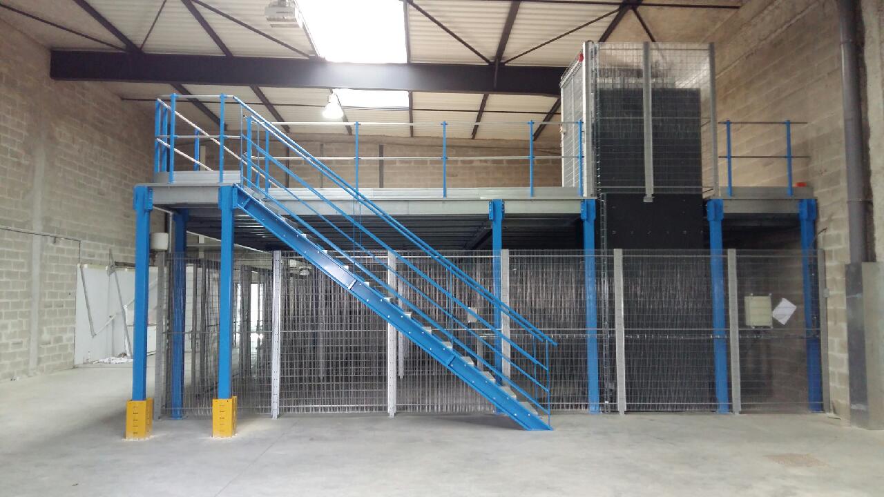 Le monte-charge, pour monter des lourdes charges | Actiwork